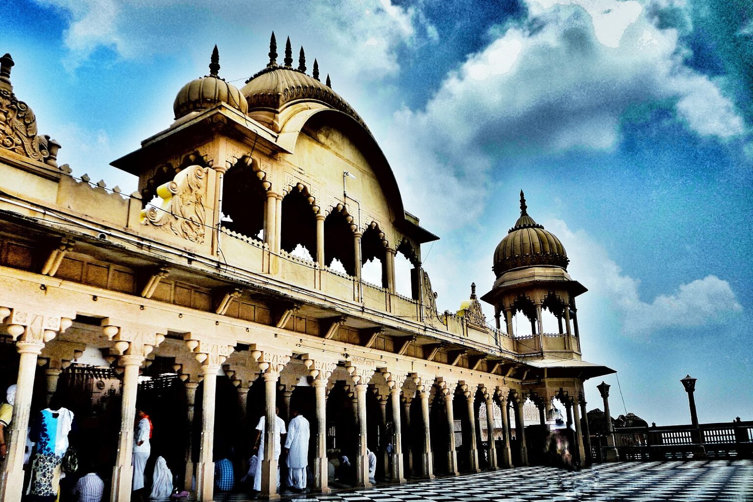 All about Shriji: the temple dedicated to the queen of bhakti