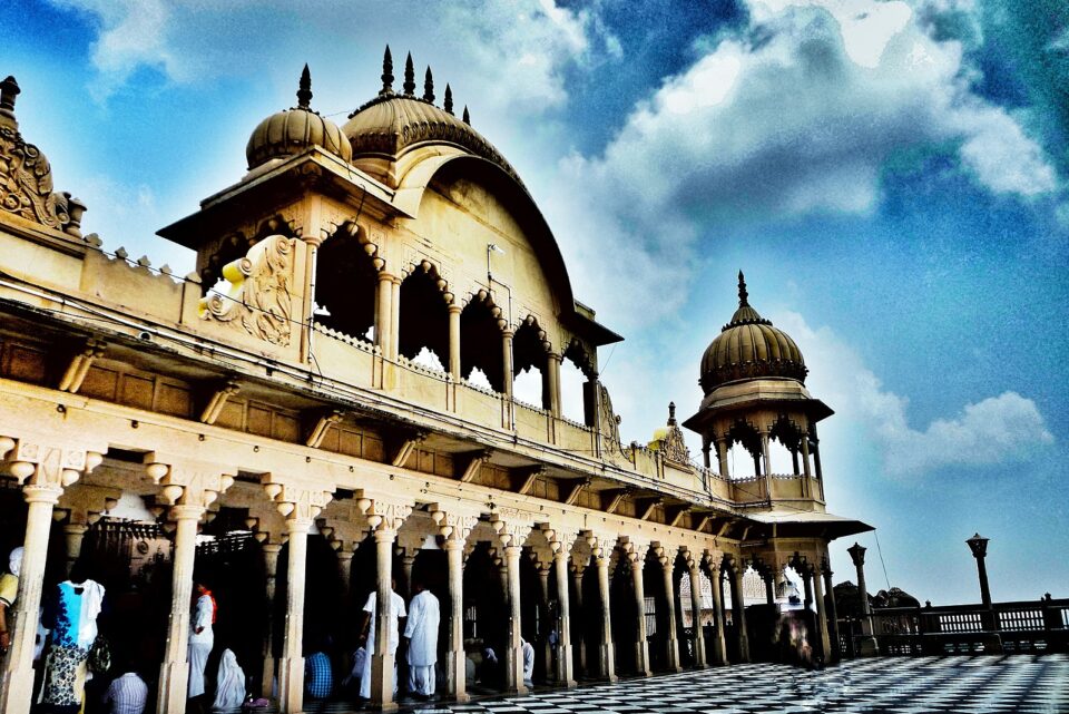 All about Shriji: the temple dedicated to the queen of bhakti