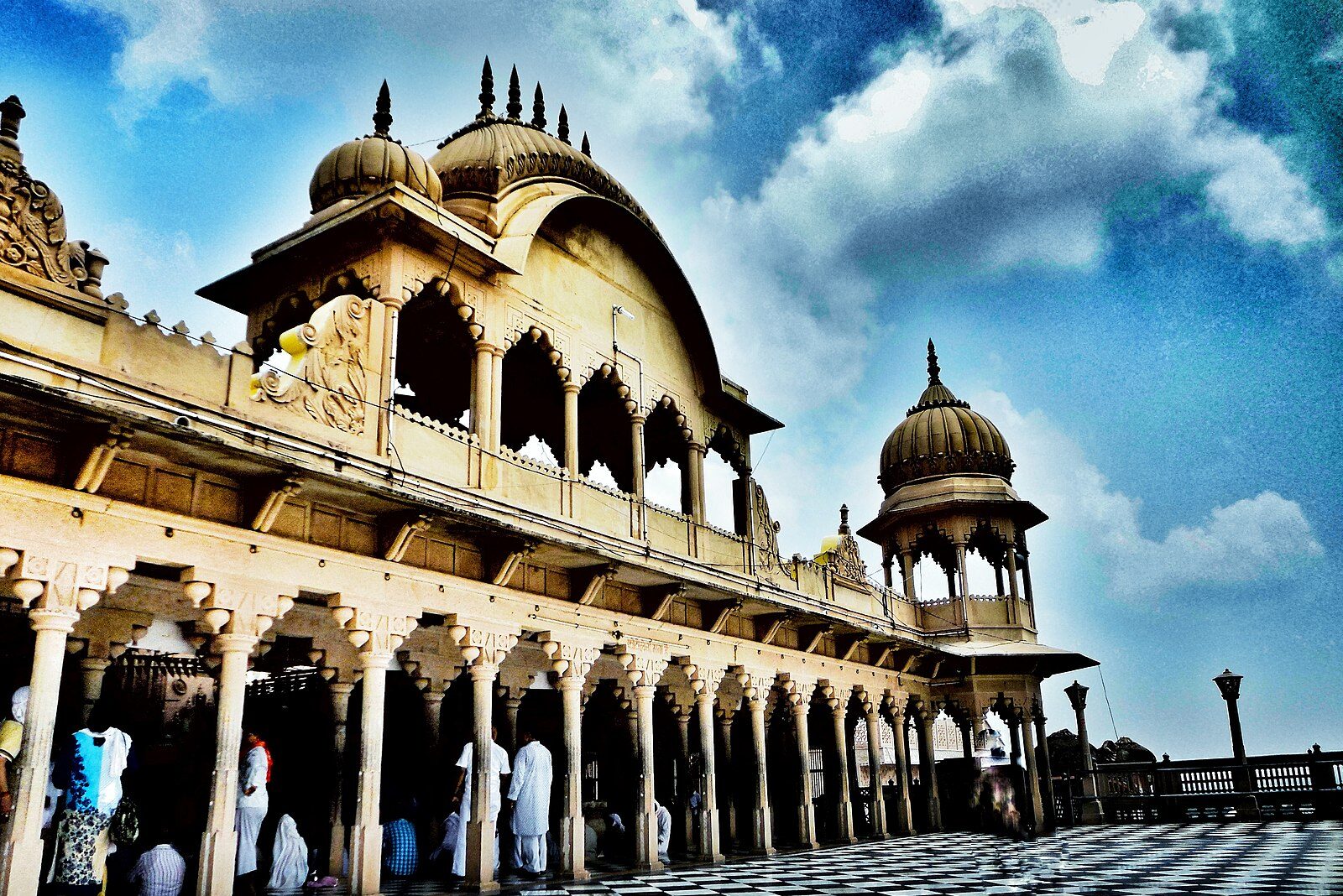 All about Shriji: the temple dedicated to the queen of bhakti